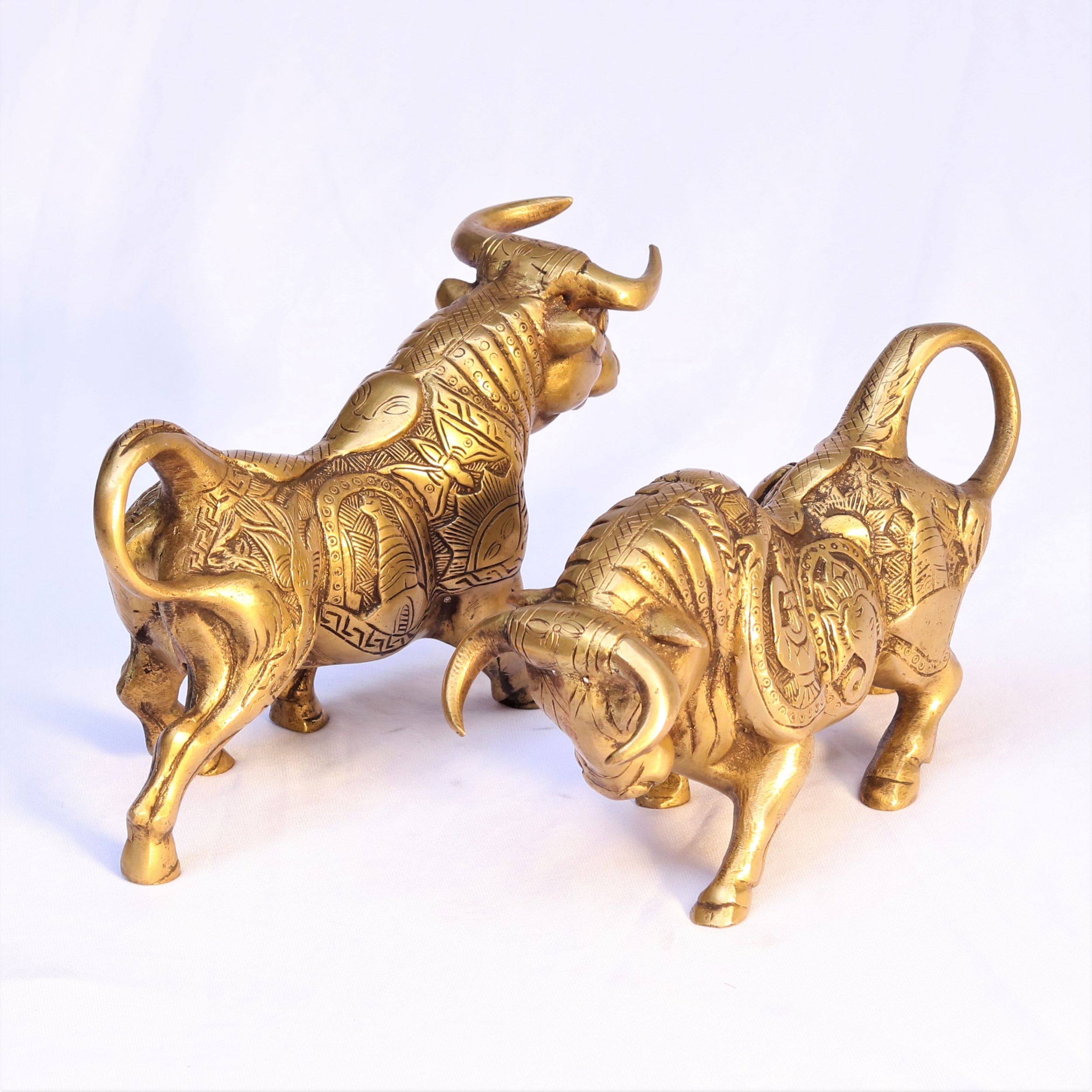BRASS BULLS DECORATIVE FIGURINE - Gangeswave | Buy exclusive brass ...