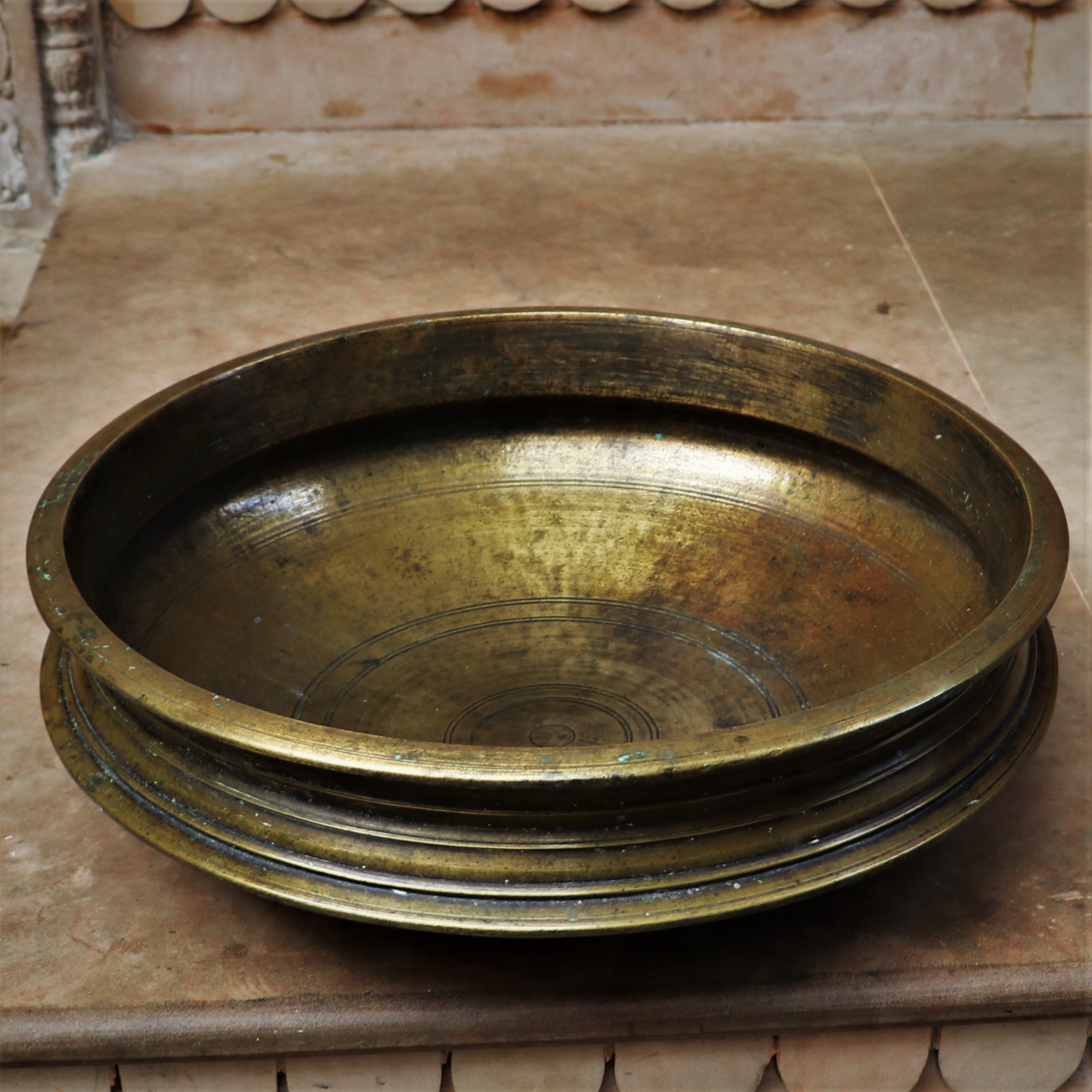 Vintage Urli - Buy exclusive brass statues, collectibles and decor